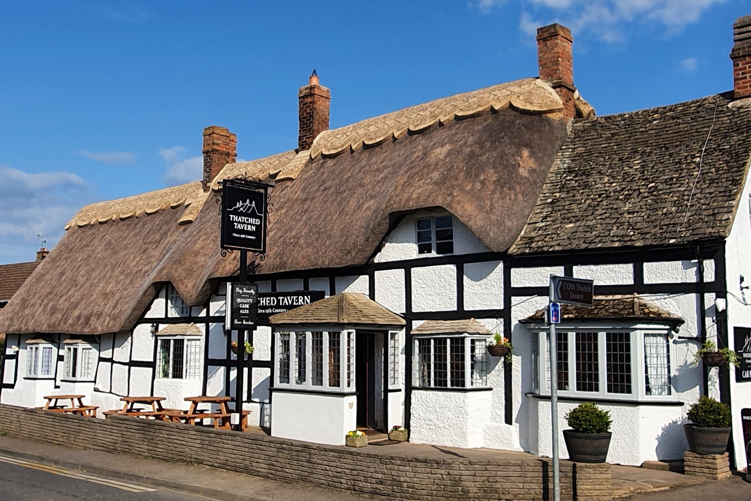 Thatched Tavern Honeybourne – Thatched Tavern Pub & Restaurant Offering ...
